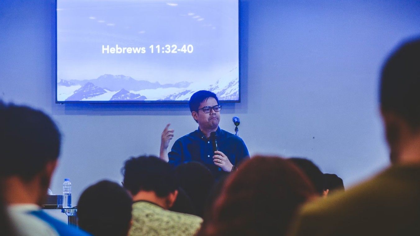 Site de montage vidéo gratuit en ligne - Facile et sans filigrane | Clipfly